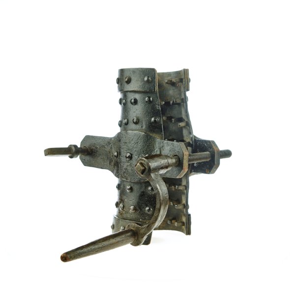 Shin crusher (instrument of torture)