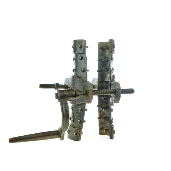 Shin crusher (instrument of torture)