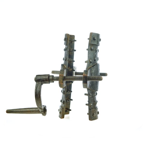 Shin crusher (instrument of torture)