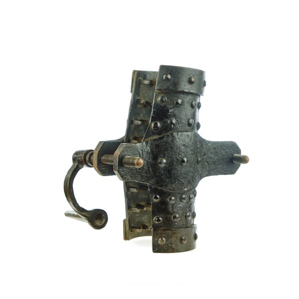 Shin crusher (instrument of torture)