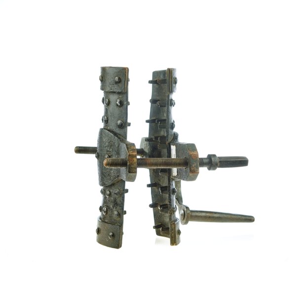 Shin crusher (instrument of torture)