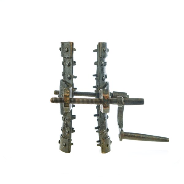 Shin crusher (instrument of torture)