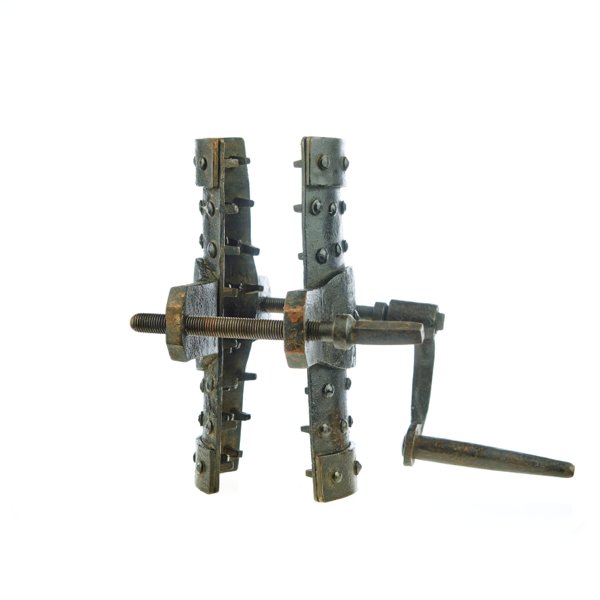 Shin crusher (instrument of torture)