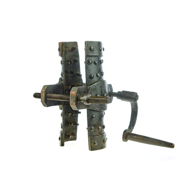 Shin crusher (instrument of torture)