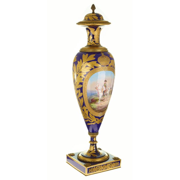 decorated vase - image of Emperor Napoleon | en