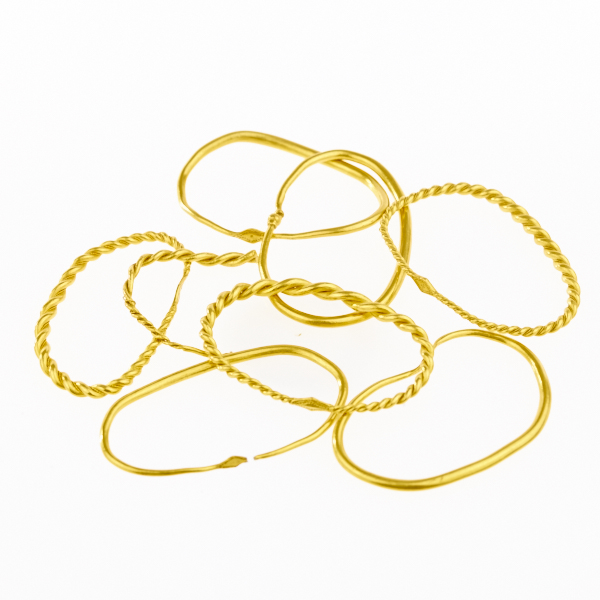 8 bracelets
