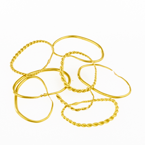 8 bracelets